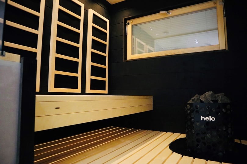 A home "combi-sauna" with modern contrasts